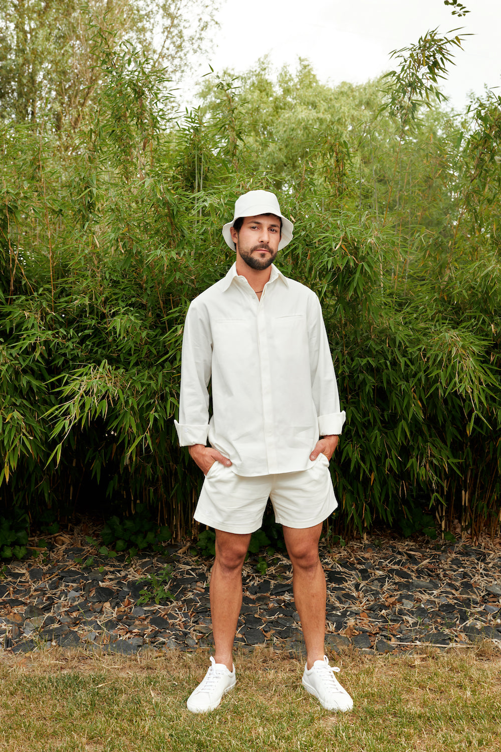 The Off-White Shirt – RAOUL.E